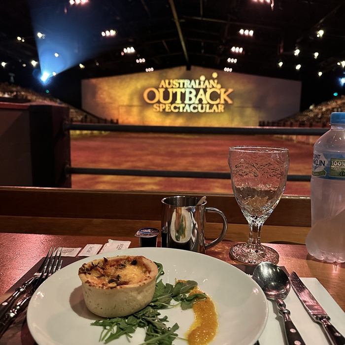 아웃백 스펙타큘러 디너 쇼(Outback Spectacular Dinner Show) - 스테이크와 함께 즐기는 압도적 스케일의 ...